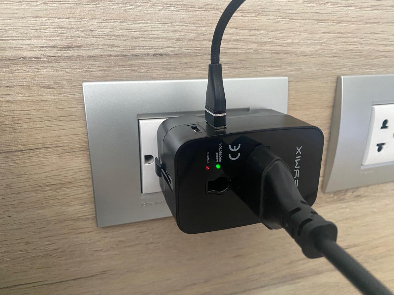 ⚡ Adaptador Conector Enchufe Universal Para Viajes 1 Usb 1 Tipo C